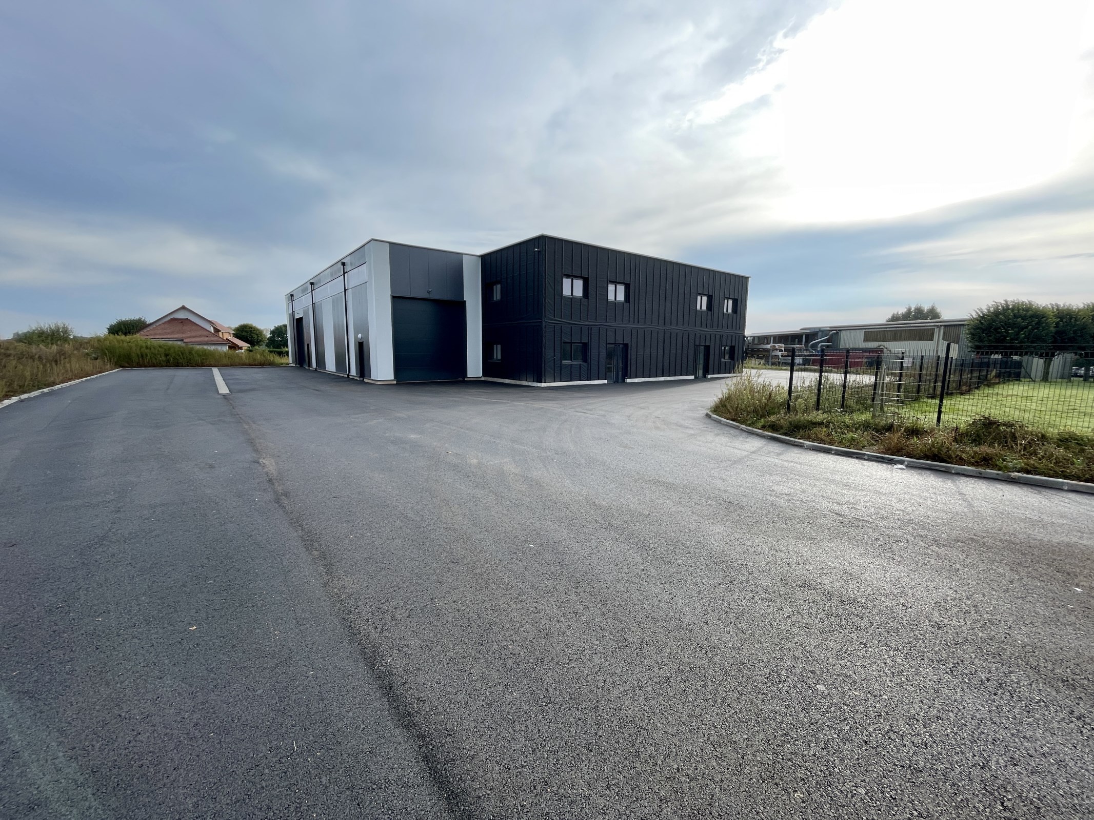 Location Locaux d'activité entrepots